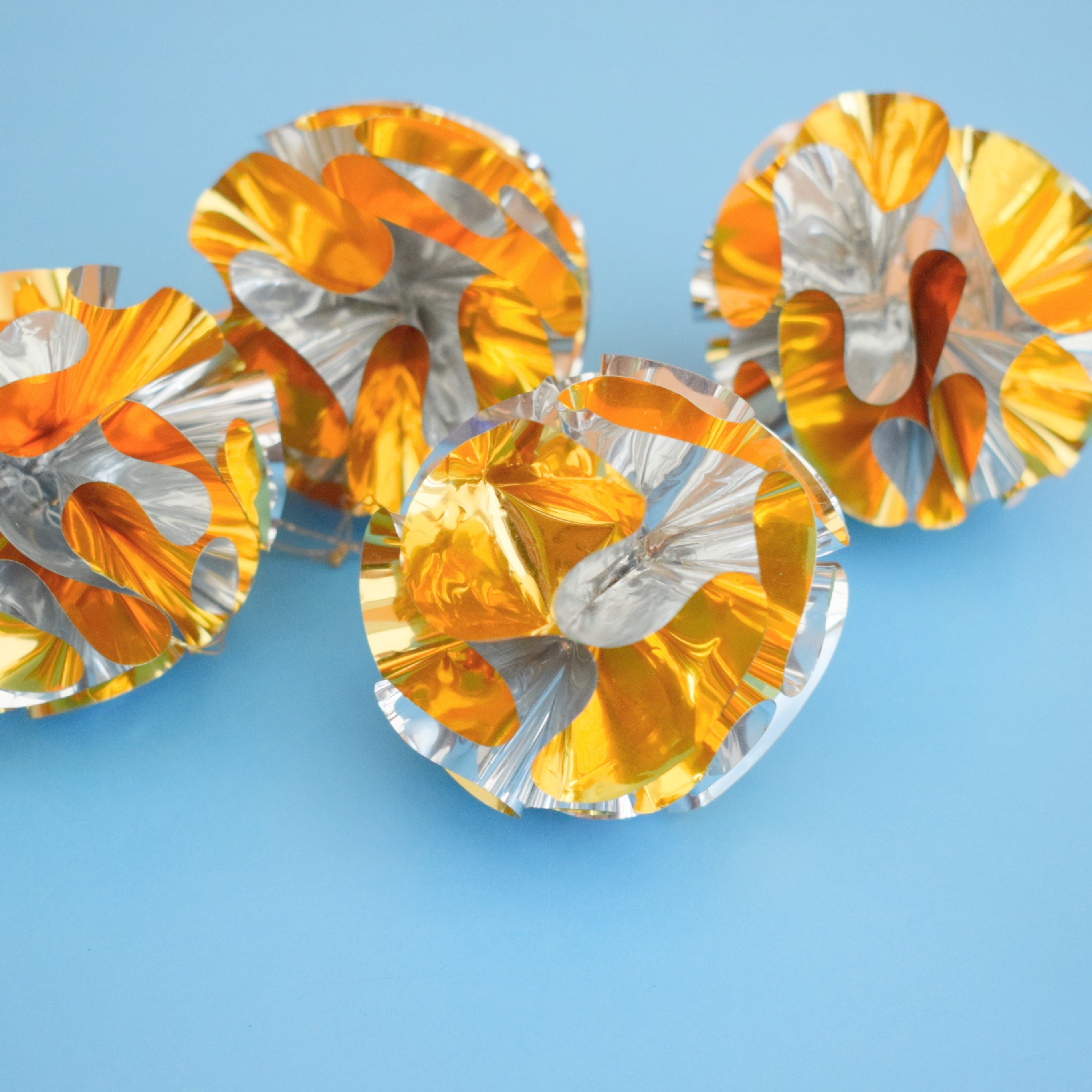 Vintage 1970s Kitsch Ball Decorations - Gold x4 – Pineapple Retro