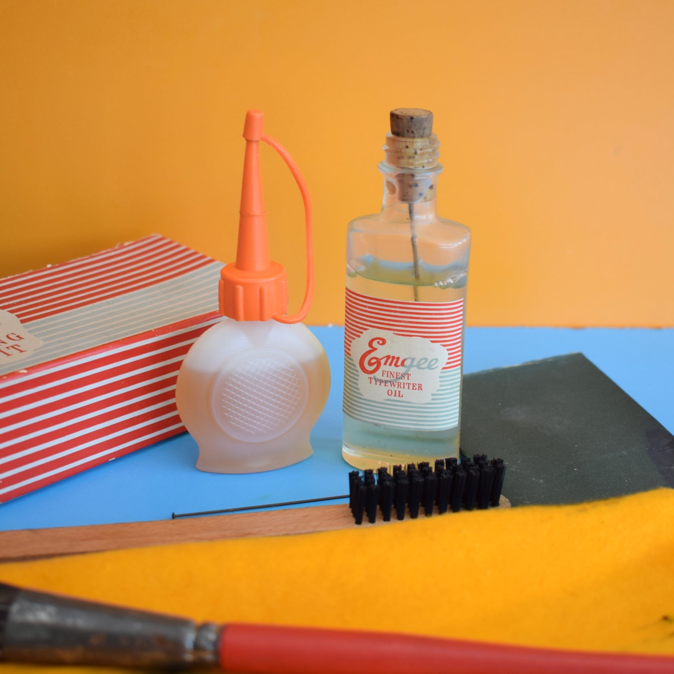 Vintage 1960s Typewriter / Typist's Cleaning Care Set - Emgee ...