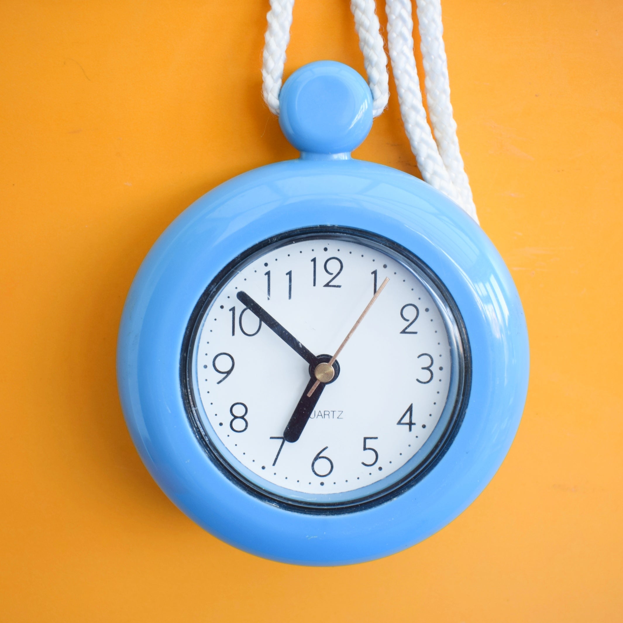 Vintage 1980s Hanging Plastic Clock - Blue – Pineapple Retro