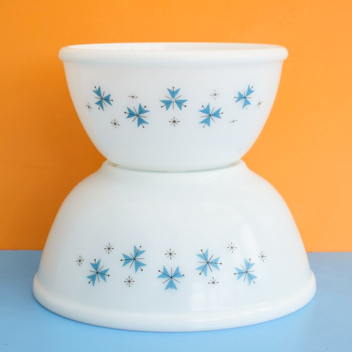 Vintage 1960s Phoenix Mixing Bowls - Zodiac/ Atomic x2 – Pineapple Retro