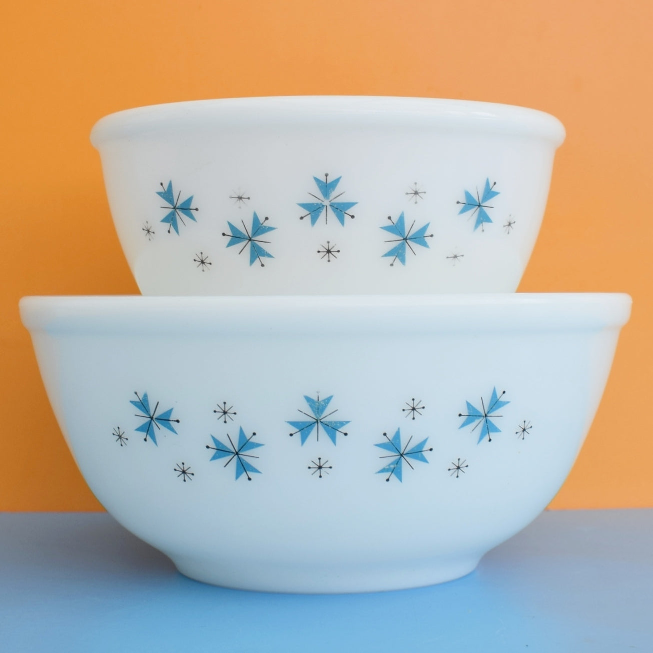 Vintage 1960s Phoenix Mixing Bowls - Zodiac/ Atomic x2 – Pineapple Retro