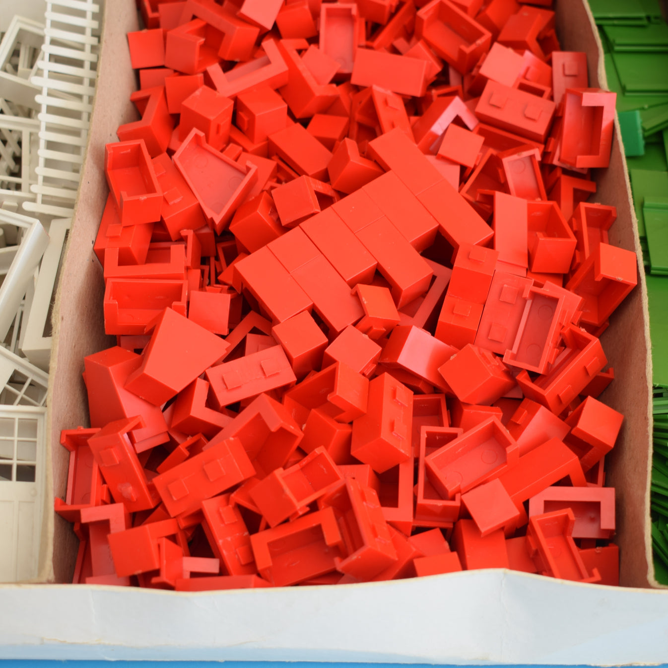 Vintage 1950s Airfix Plastic Building Set 3 – Pineapple Retro