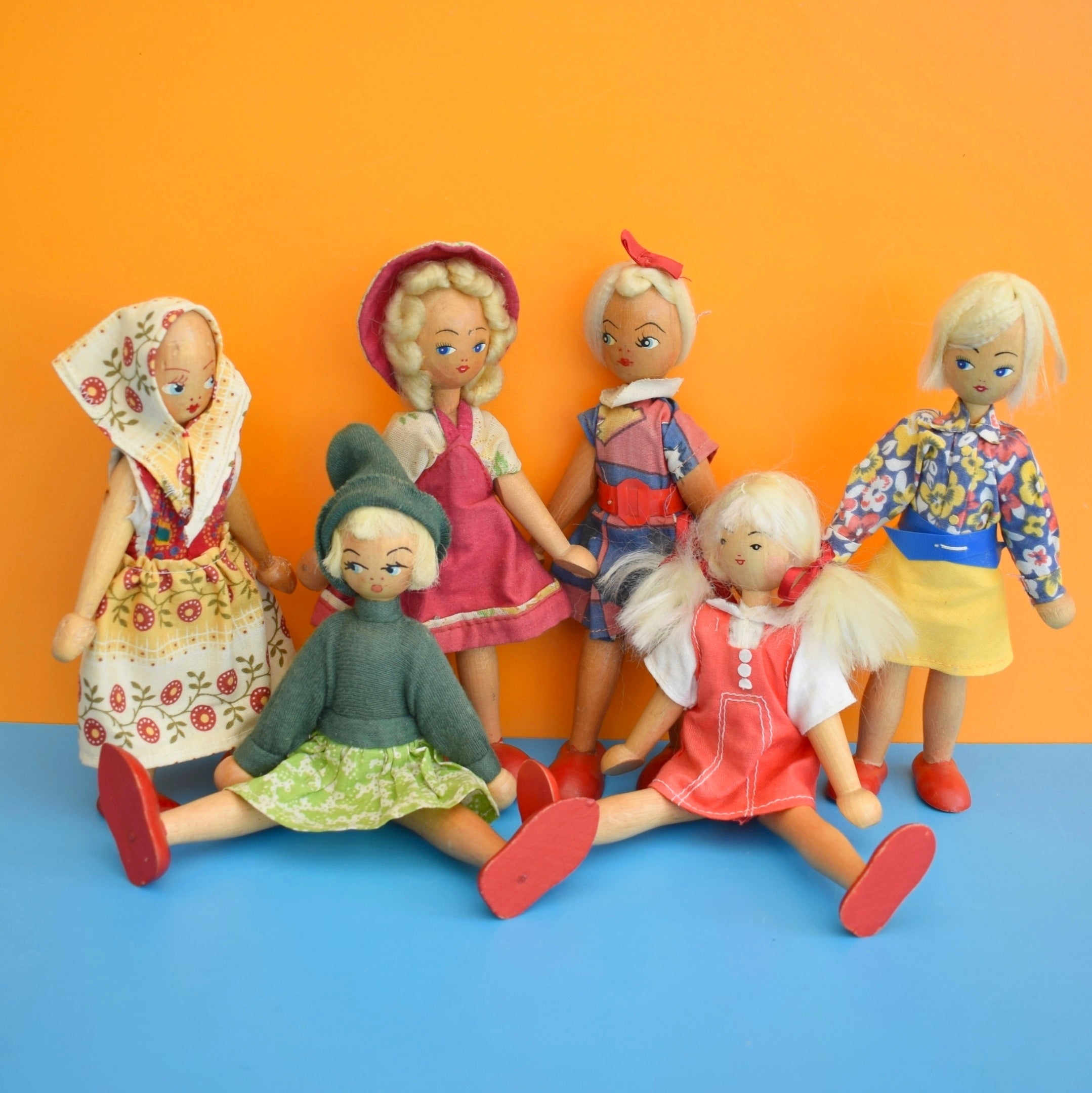 Vintage 1950s Wooden Polish Peg Dolls - Ladies – Pineapple Retro