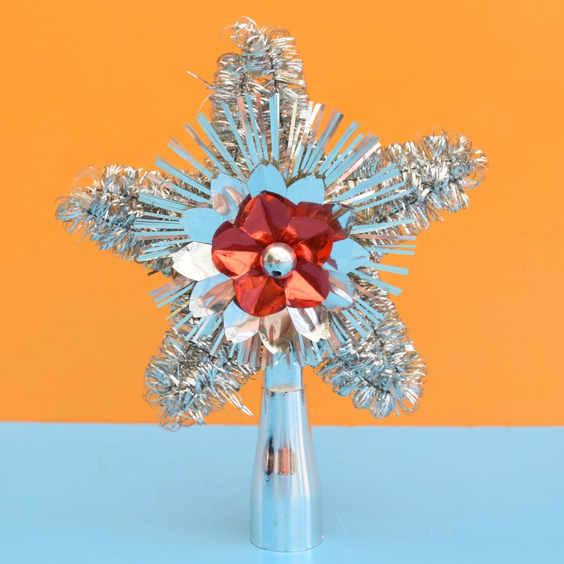 Vintage 1960s Tinsel Christmas Star Topper - Silver & Red – Pineapple Retro