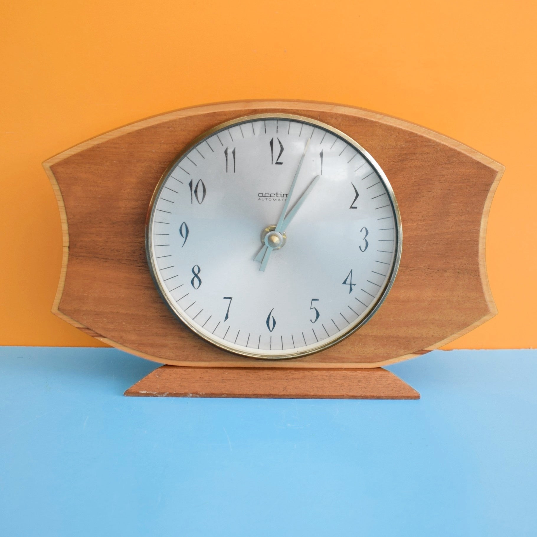 Vintage 1950s Wooden Mantel Clock - Acctim – Pineapple Retro