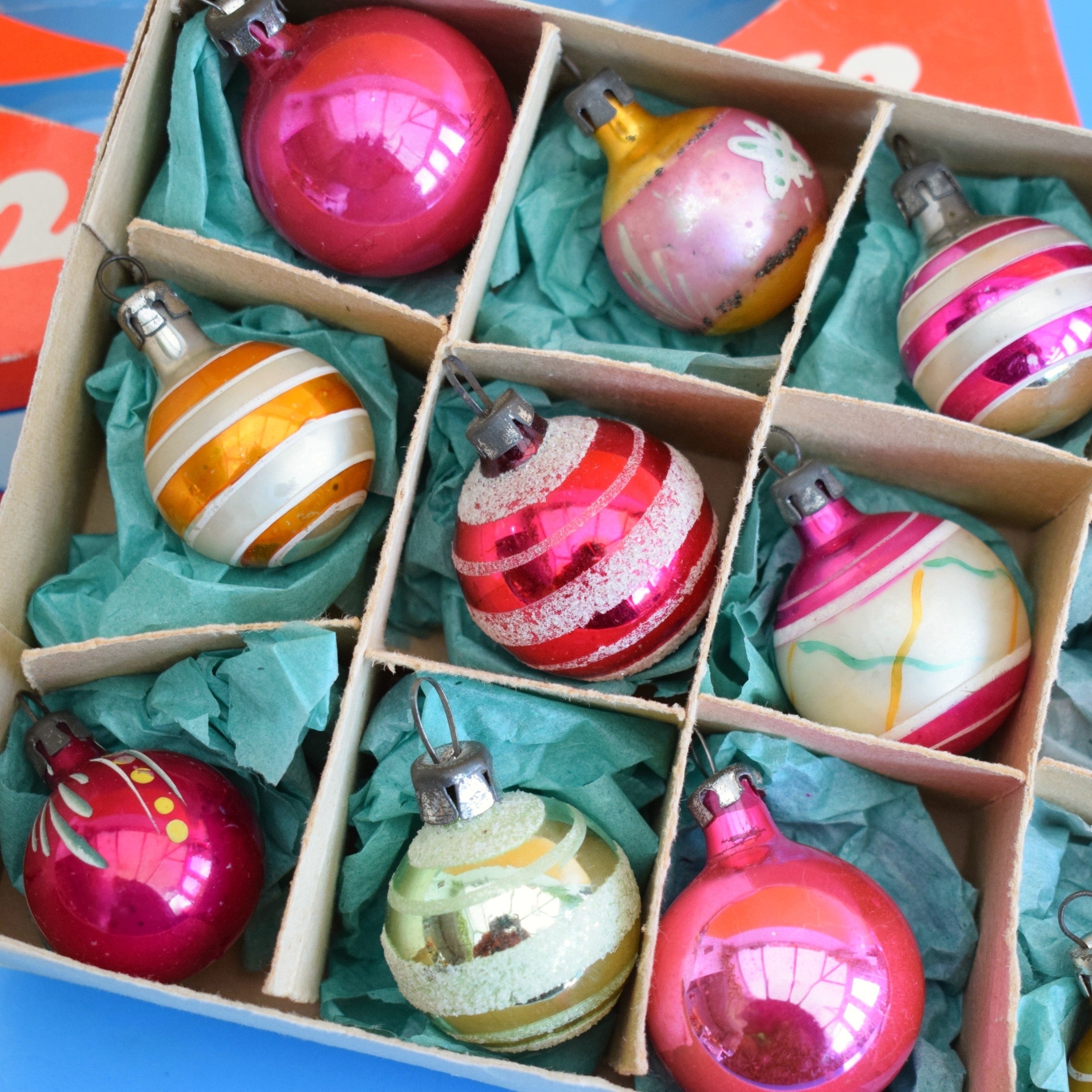 Vintage 1960s Pink Glass Christmas Baubles 12 Pack – Pineapple Retro