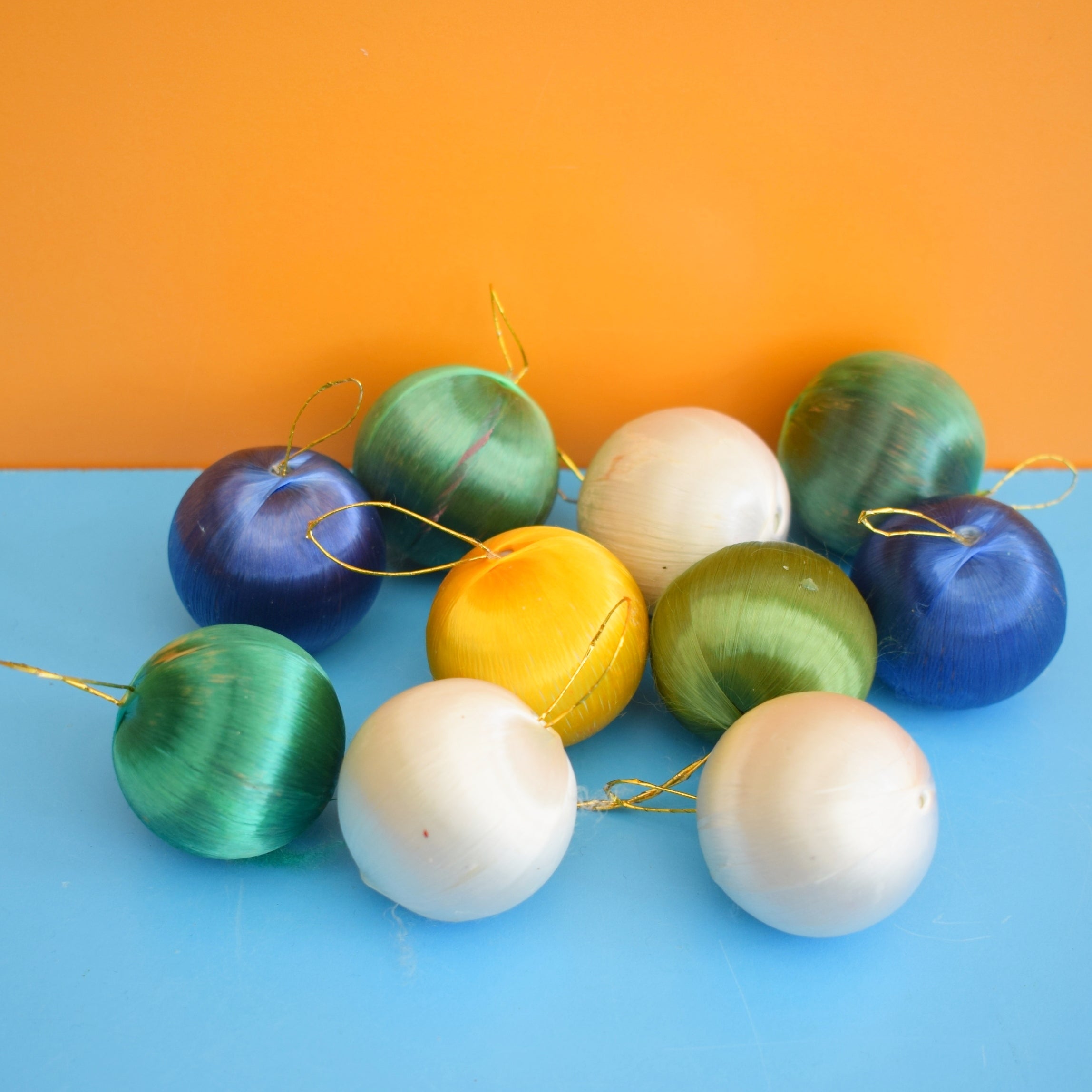 Vintage 1970s Satin Christmas Baubles - Small Size x10 – Pineapple Retro