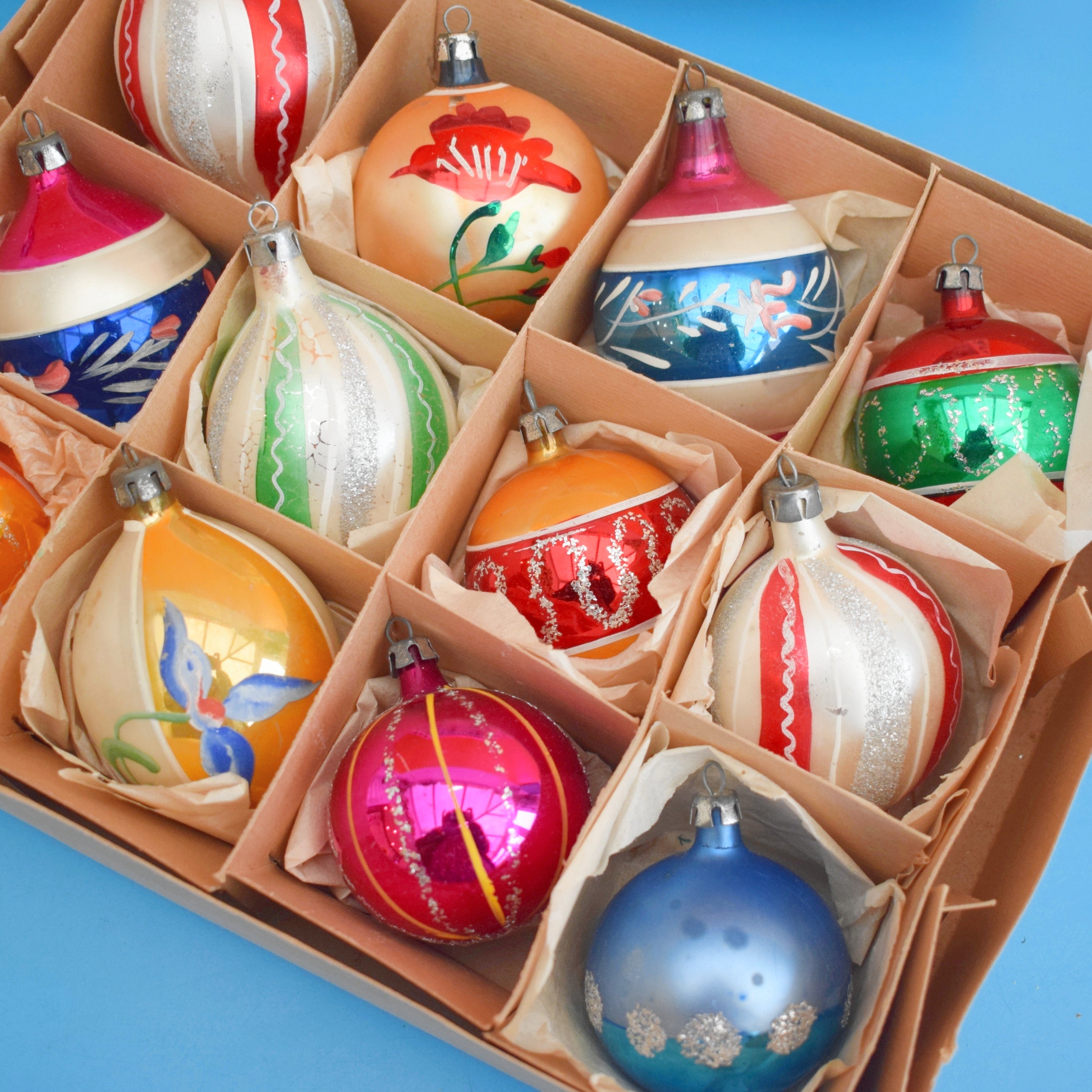 Vintage 1970s Glass Christmas Baubles Medium Mixed – Pineapple Retro