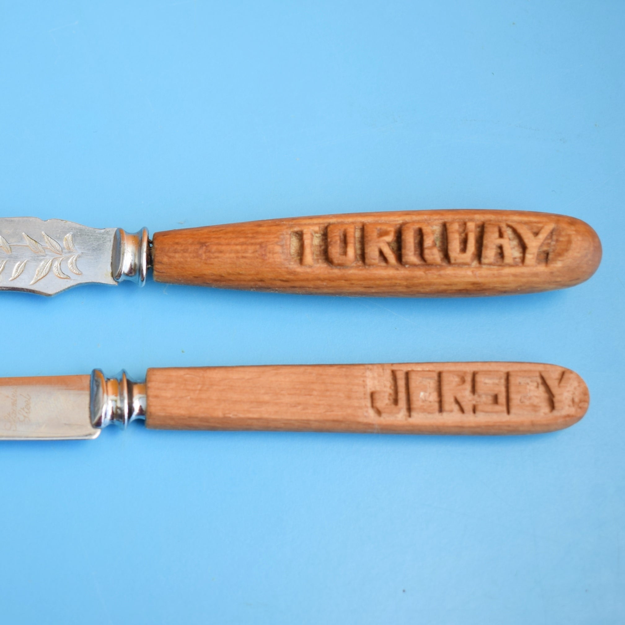 Vintage 1960s Carved Butter & Cheese Knives – Pineapple Retro