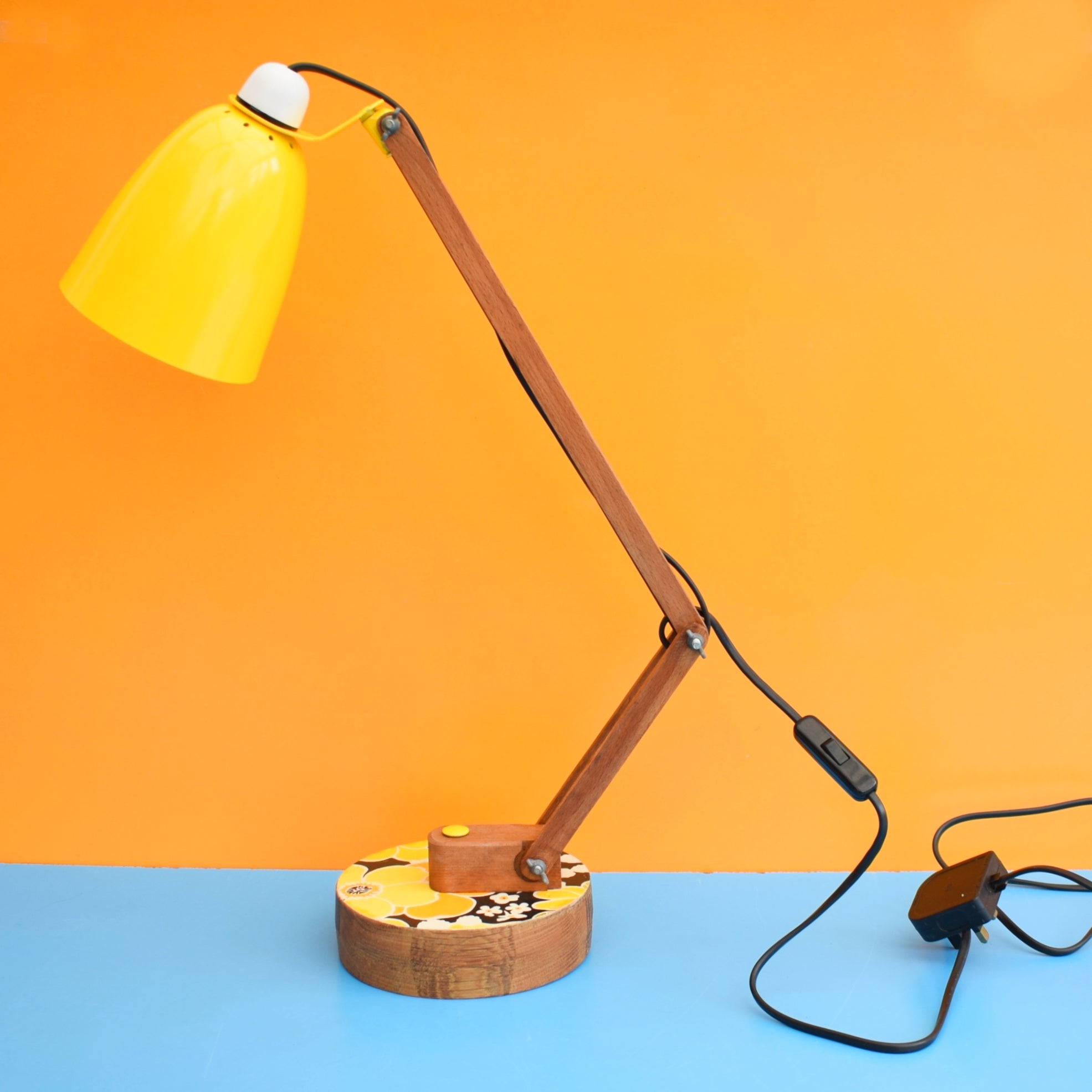 Vintage 1960s Mac Lamp - Desk Lamp - Unique – Pineapple Retro