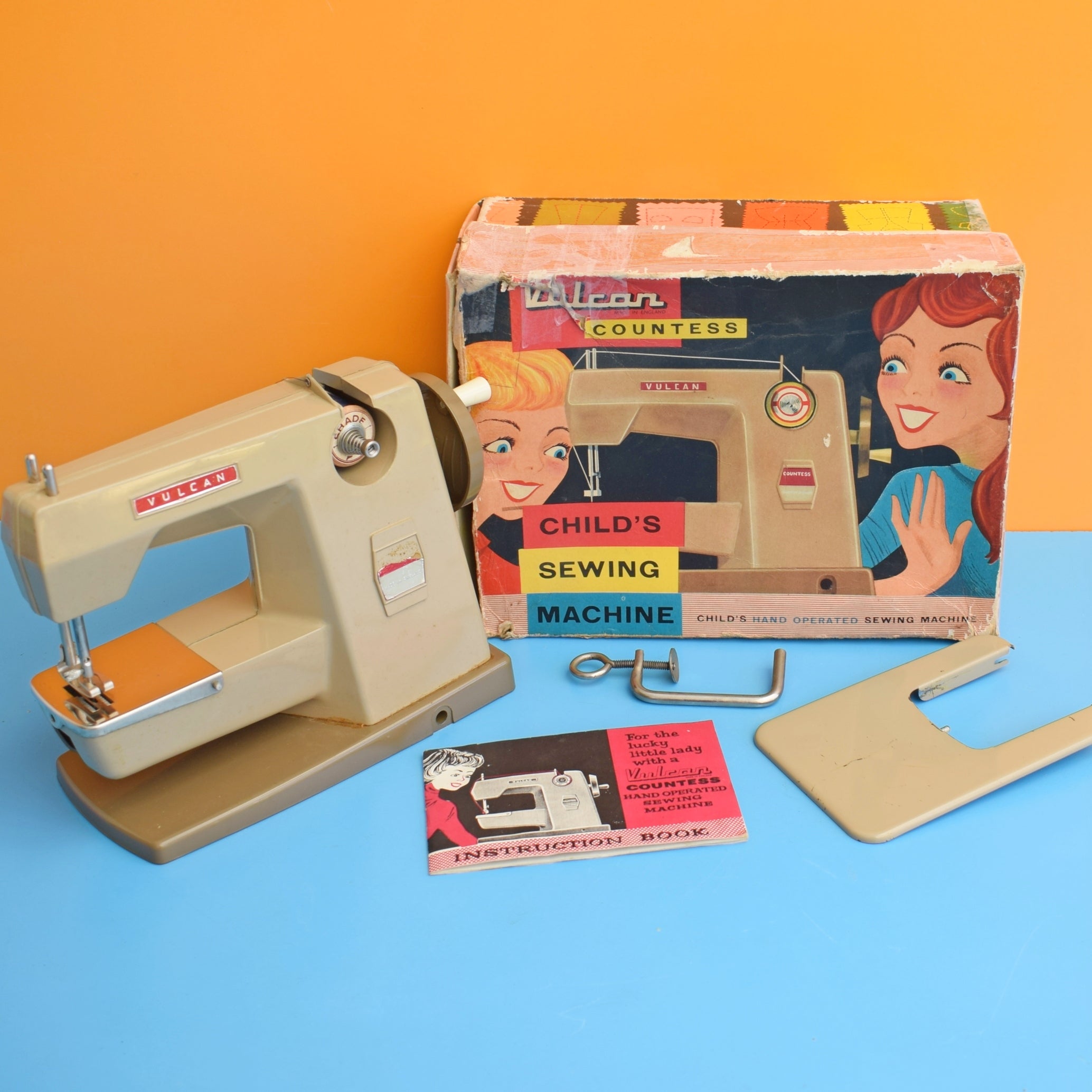 Vintage 1950s Vulcan Countess Sewing Machine – Pineapple Retro