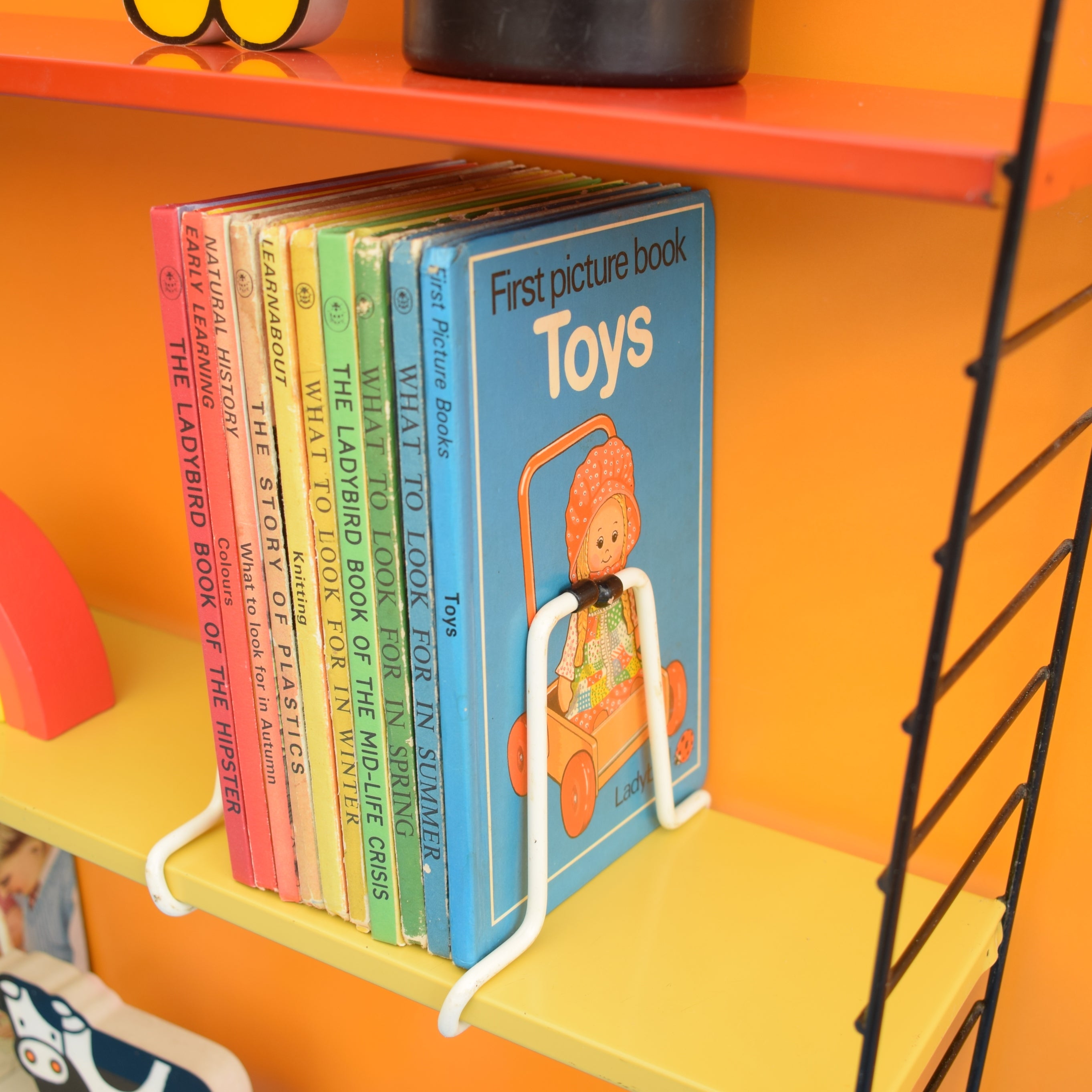 Vintage 1950s Dutch Tomado Book Stops – Pineapple Retro