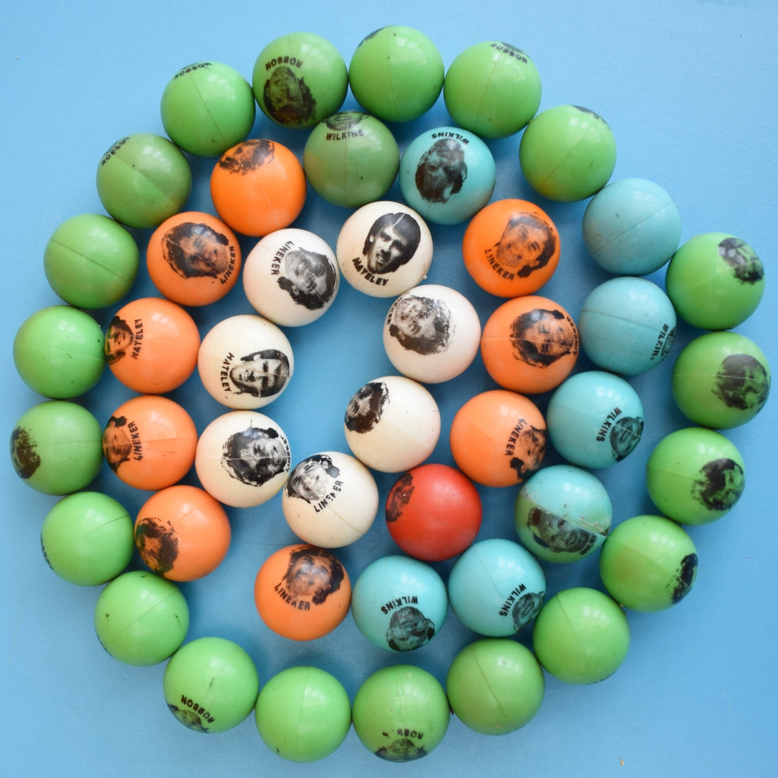 Vintage 1970s Magnetic Marbles - Footballers – Pineapple Retro